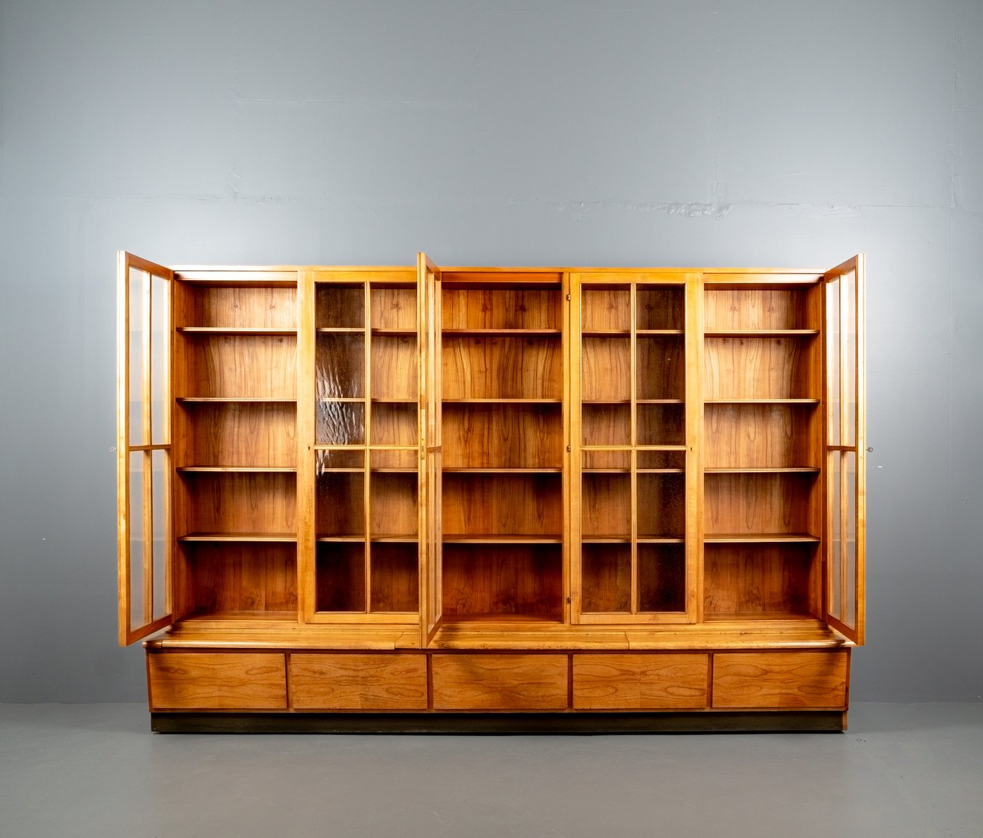 German Bookcase Wall Unit from Holsatia, 1930s for sale at Pamono