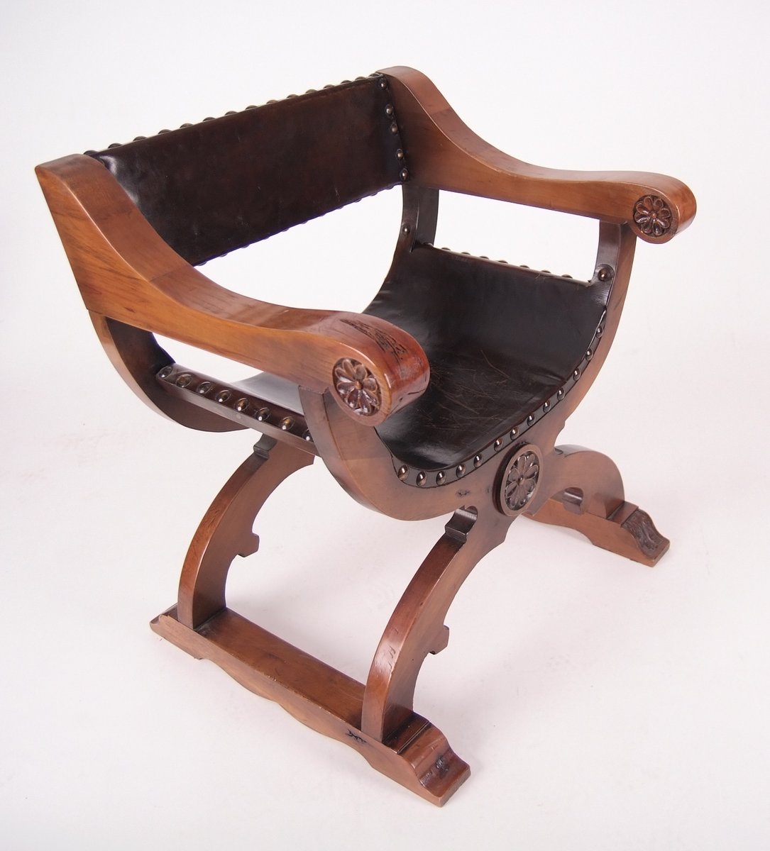 Italian Renaissance Armchair in Walnut from Bergier Art for sale at Pamono