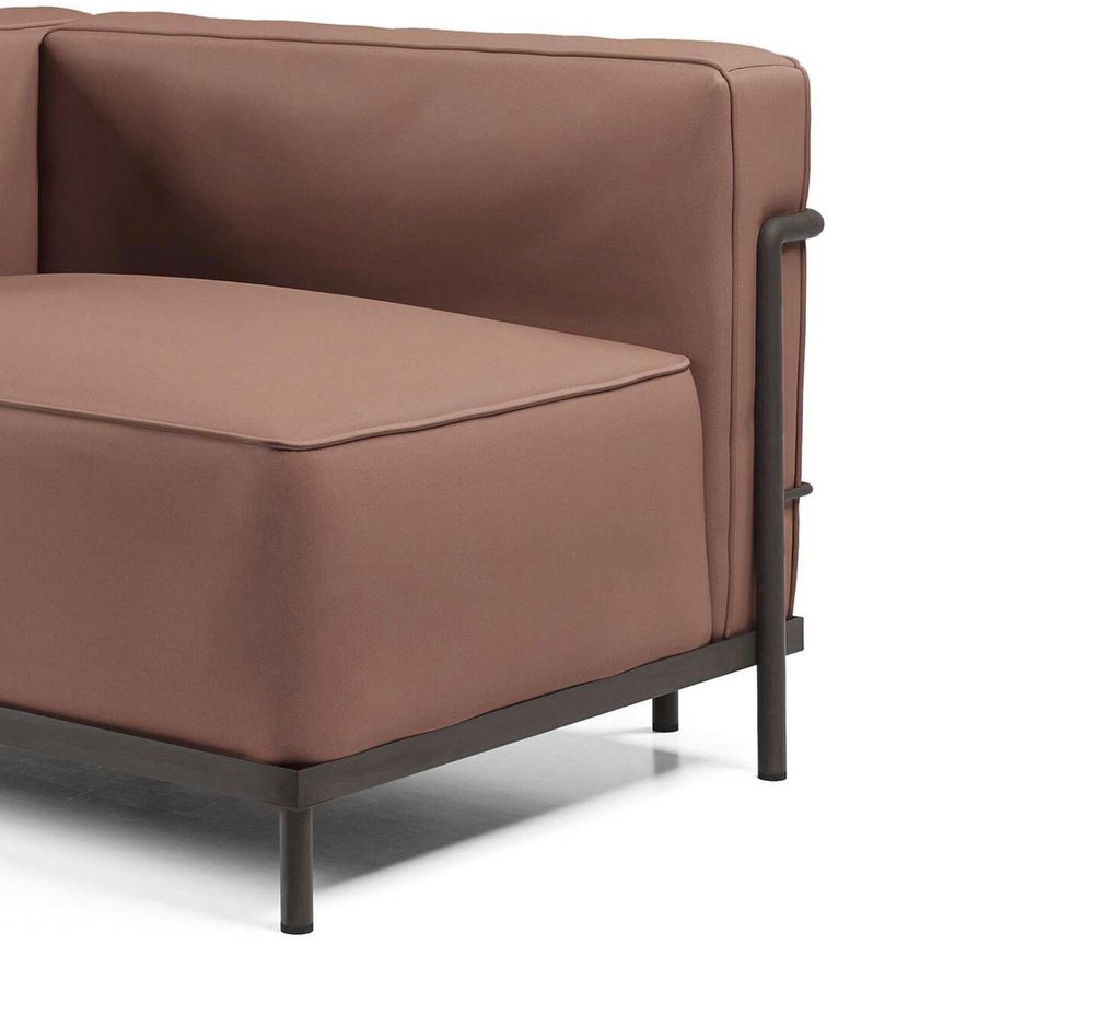 3 High Comfort Chair by Le Corbusier for Cassina for sale at Pamono