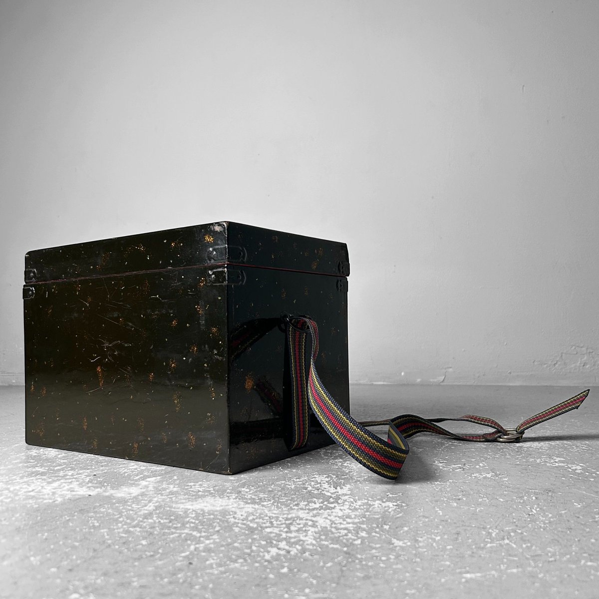 Japanese Lacquer Storage Box, 1950s for sale at Pamono