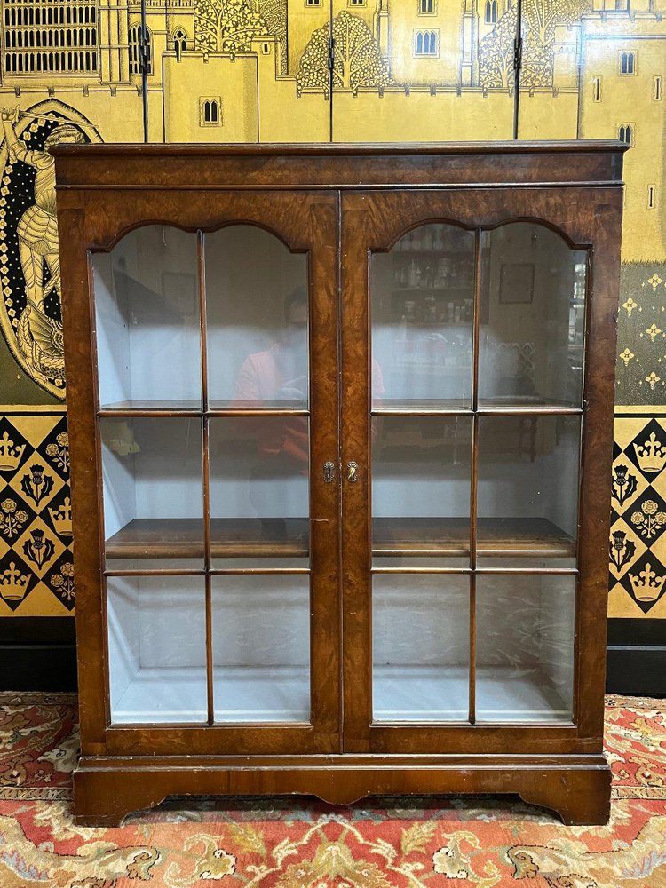 Vintage English Showcase for sale at Pamono