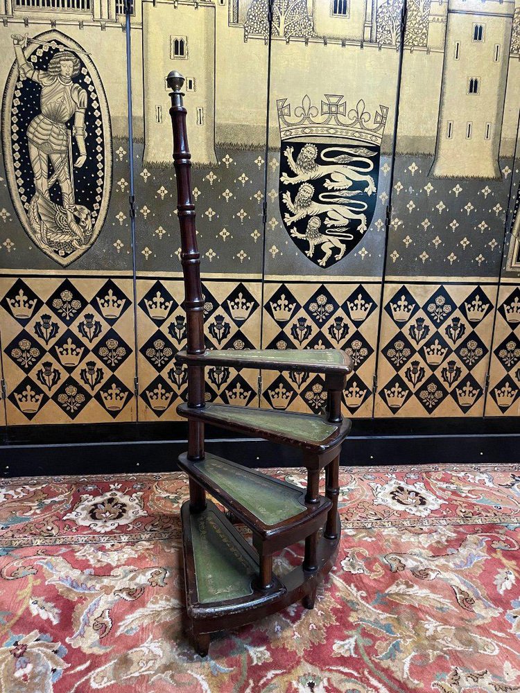 English Library Step Stool in English Leather for sale at Pamono