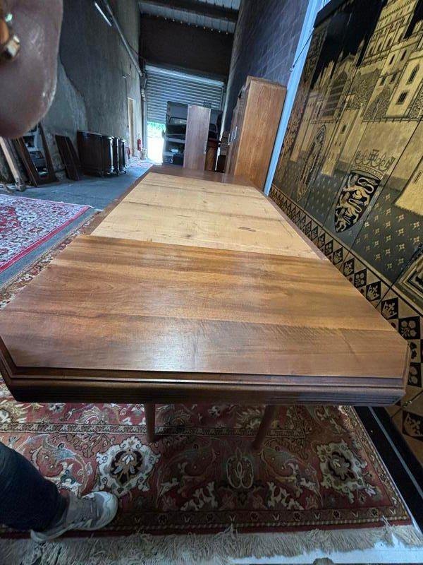 Art Deco Walnut Dining Table with Central Leg for sale at Pamono