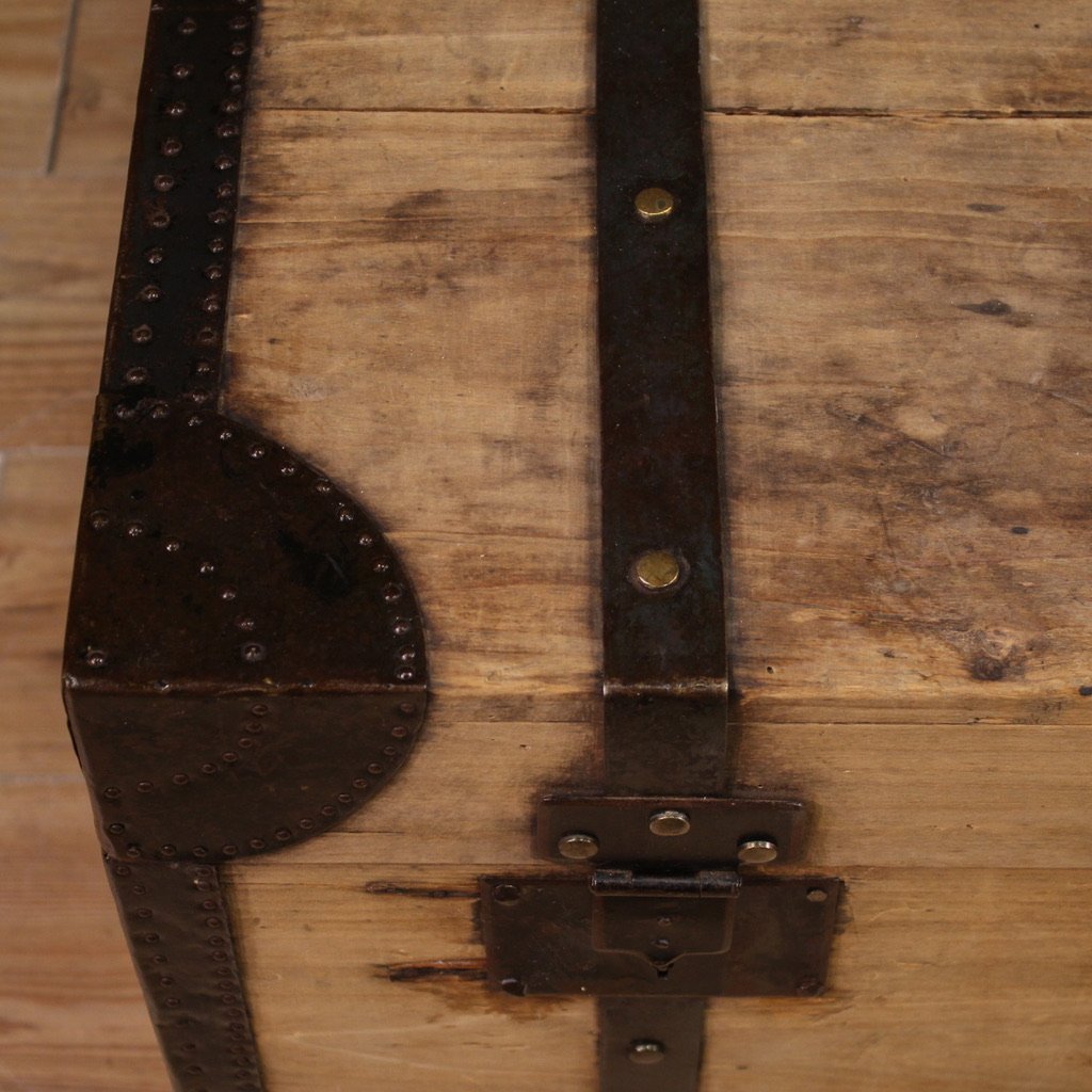 Large Wooden Trunk, 1960s for sale at Pamono