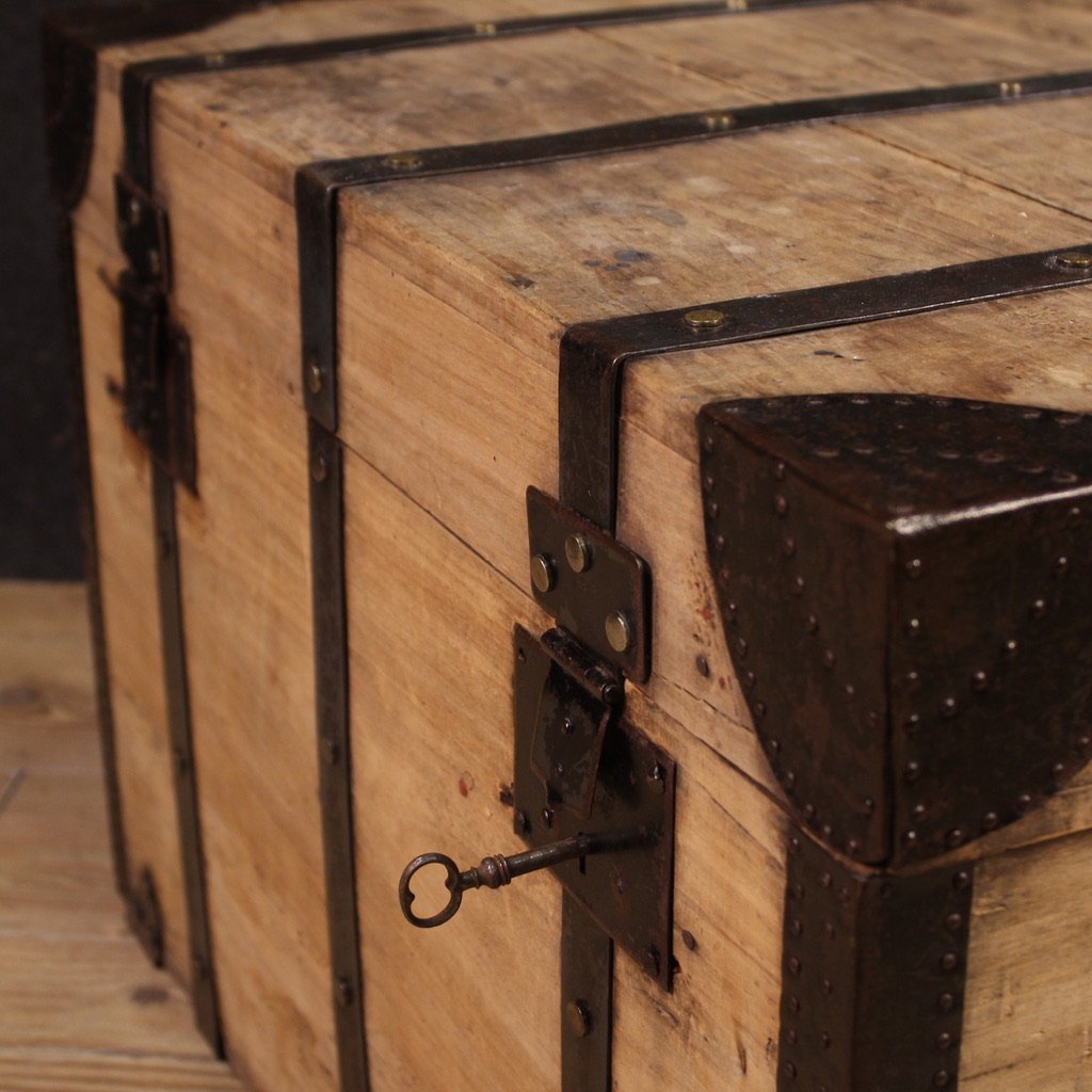 Large Wooden Trunk, 1960s for sale at Pamono