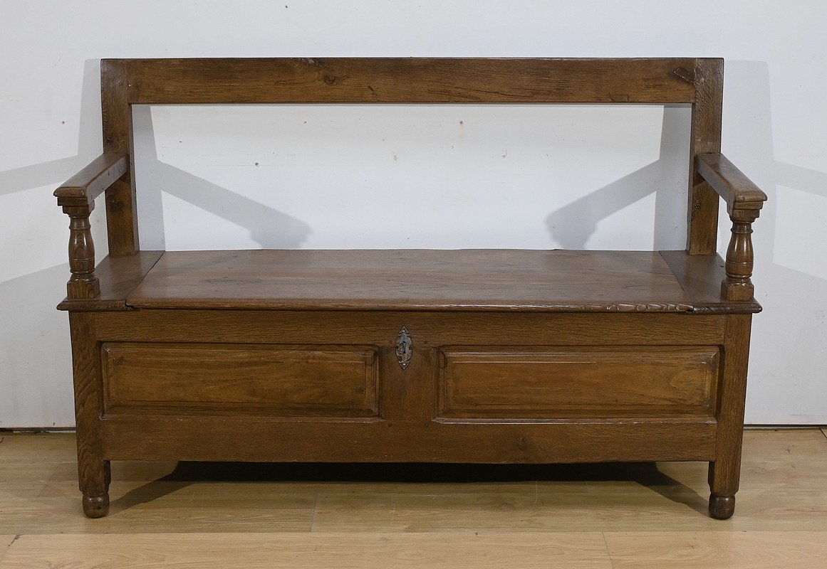 Landing Chest Bench in Oak, 1920a for sale at Pamono