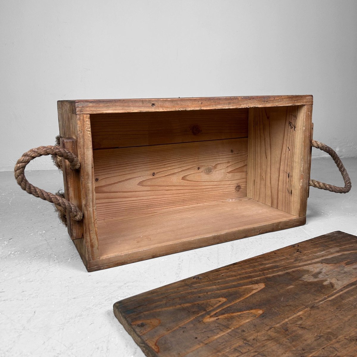 Japanese Wooden Transport Crate, 1920s for sale at Pamono