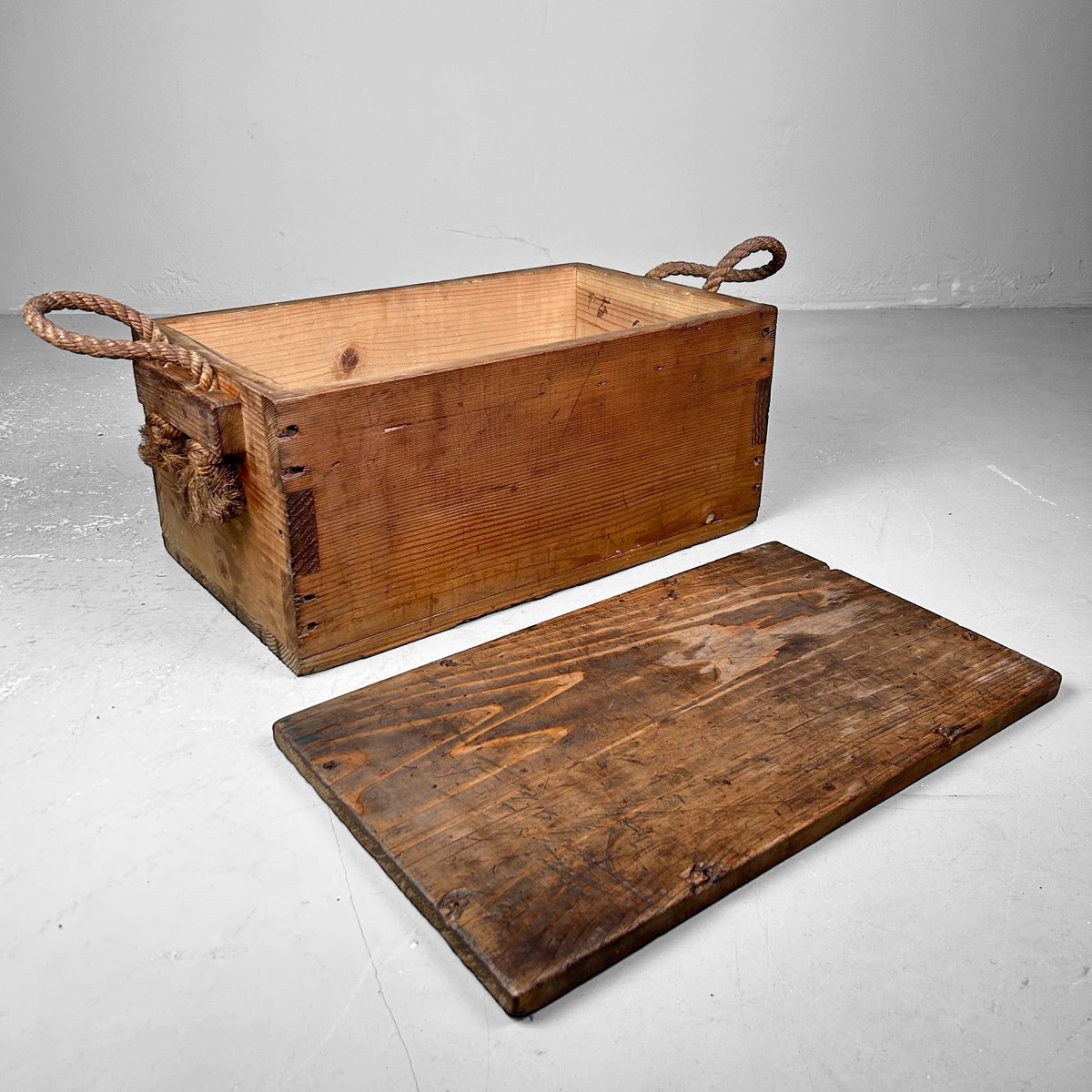 Japanese Wooden Transport Crate, 1920s for sale at Pamono