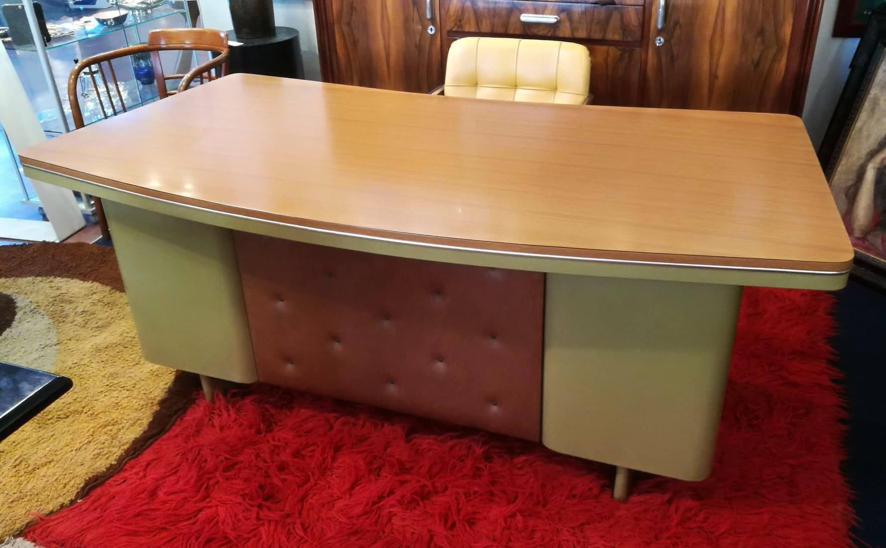 Executive Desk in Lacquered and Laminated Metal from Anonima Castelli ...
