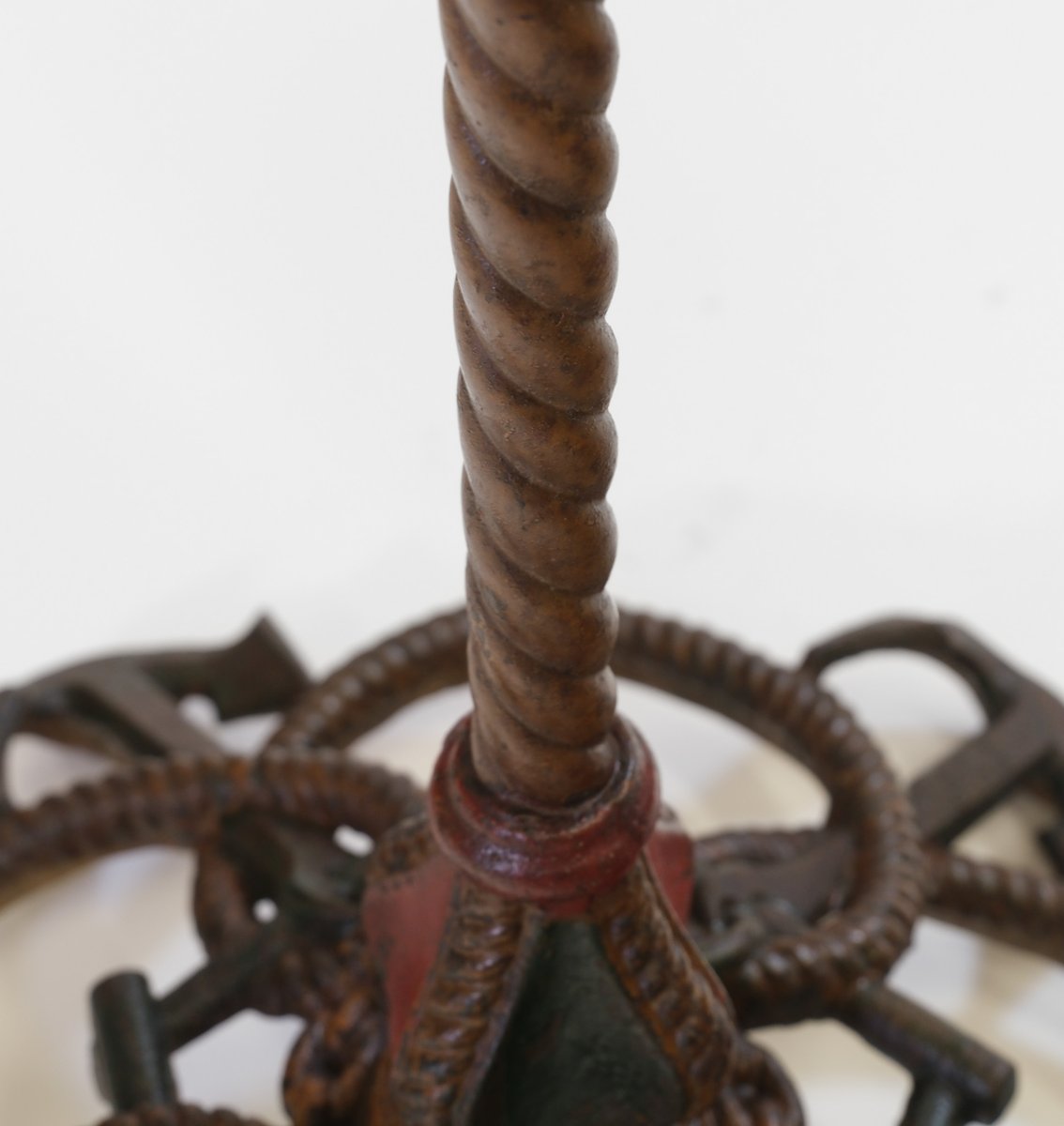 19th Century Cast Iron Nautical Anchor & Rope Side Table for sale at Pamono