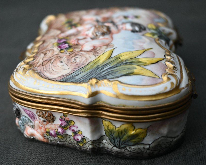 Capodimonte Box in Porcelain, 19th Century for sale at Pamono