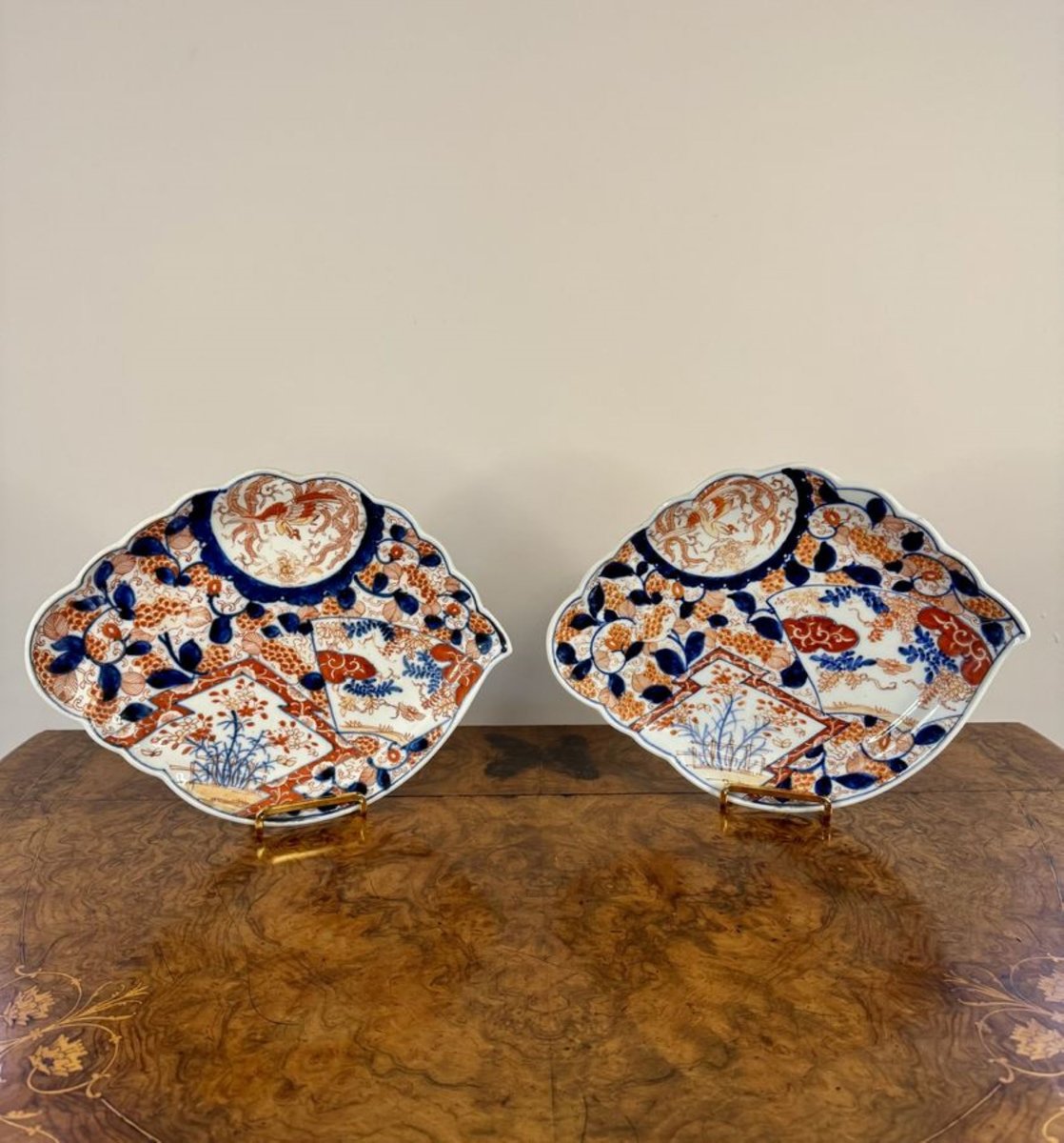 Japanese Imari Shaped Plates, 1900s, Set of 2 for sale at Pamono