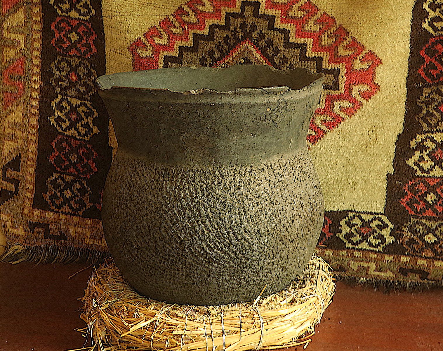 19th Century African Earthenware Storage Pot, Senegal for sale at Pamono