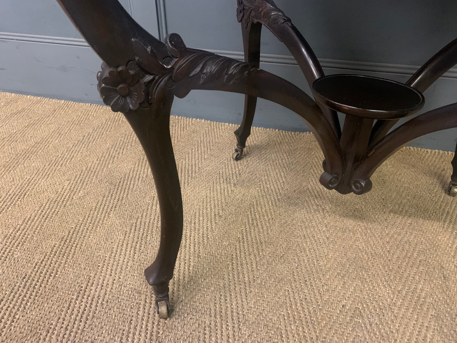 Victorian Mahogany Lamp Table, 1895 for sale at Pamono