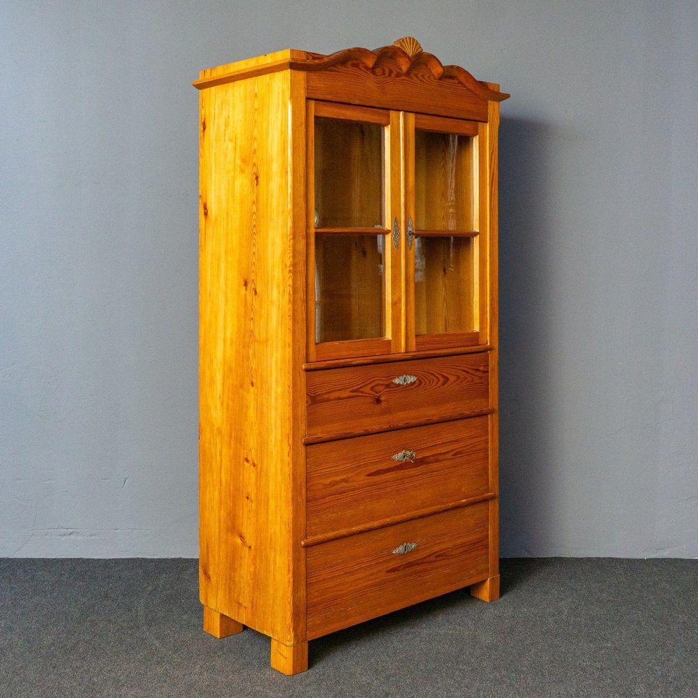 Biedermeier Pine Kitchen Cupboard for sale at Pamono