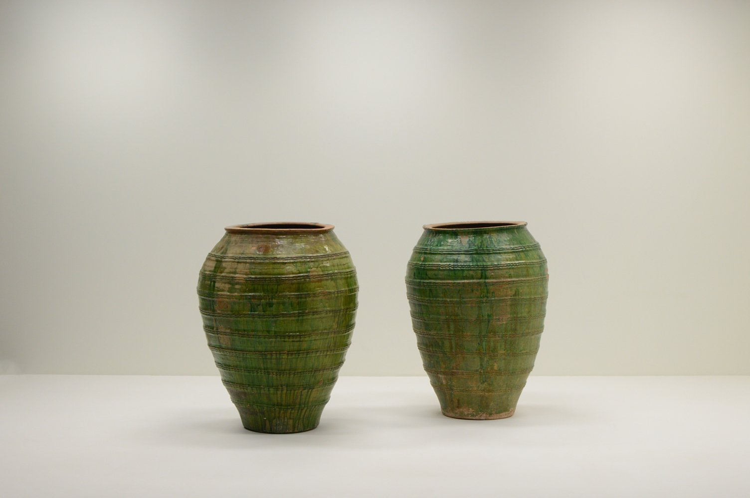 Large Early 16th Century Tuscany Vases, Italy, Set of 2 for sale at Pamono