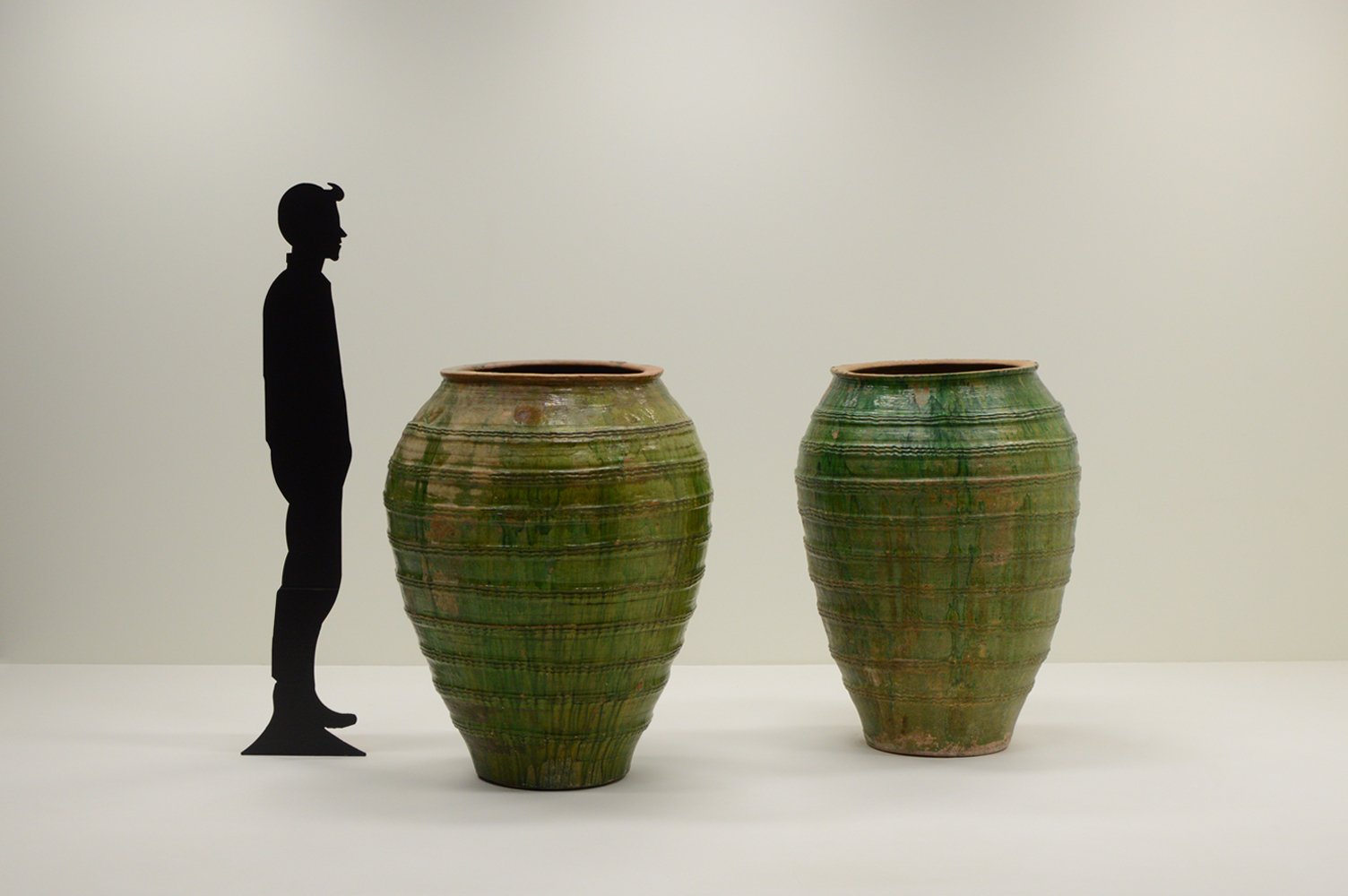 Large Early 16th Century Tuscany Vases, Italy, Set of 2 for sale at Pamono
