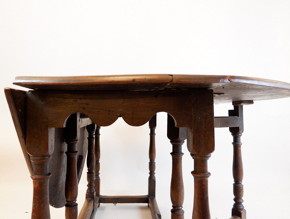 19th Century English Gate-Leg Table with Flaps and Turned Legs for sale ...
