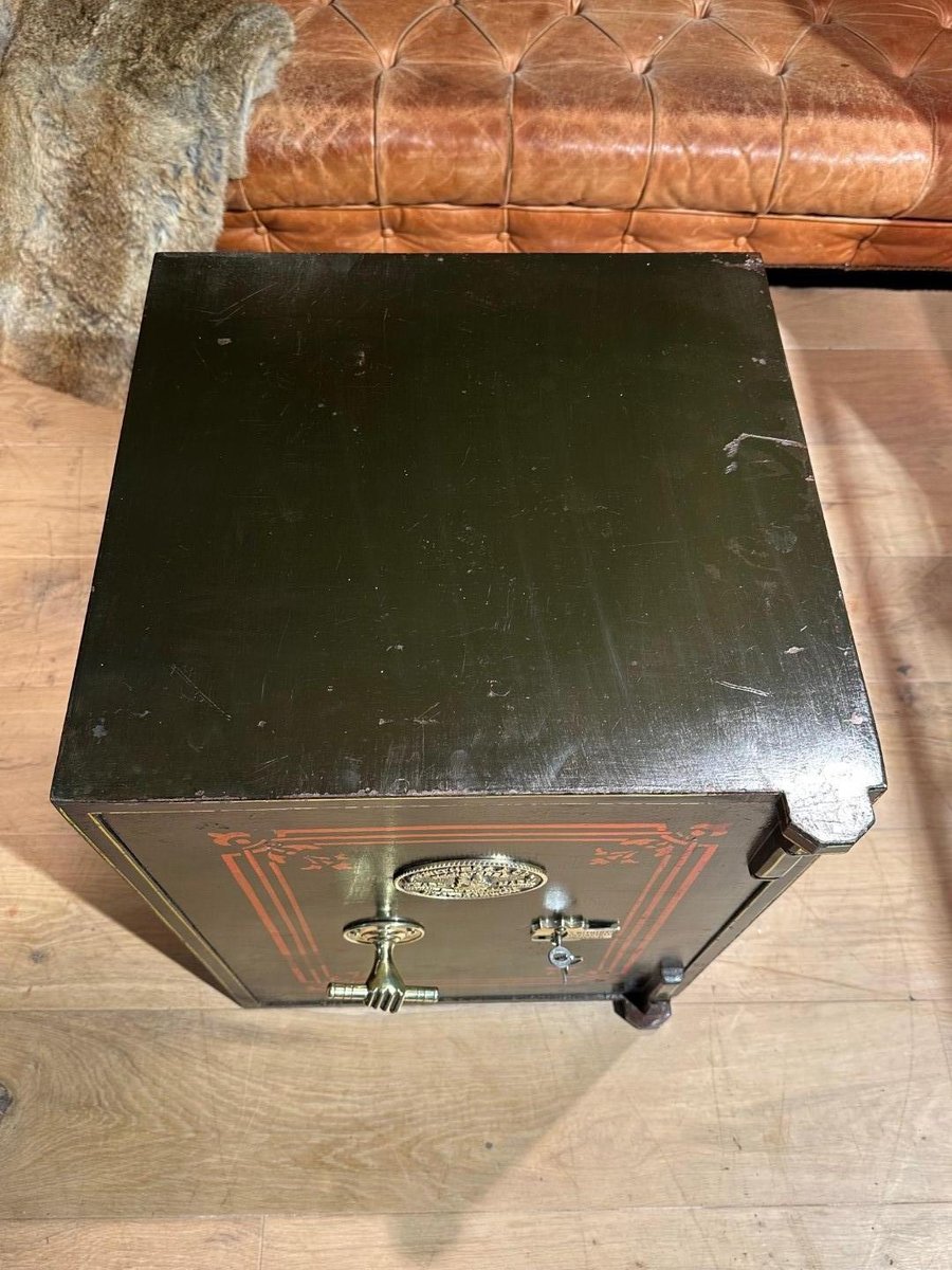 Antique Safe, 1890s for sale at Pamono