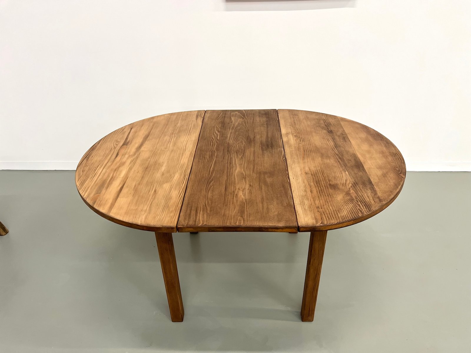 Round Extendable Pine Dining Table, 1980s for sale at Pamono
