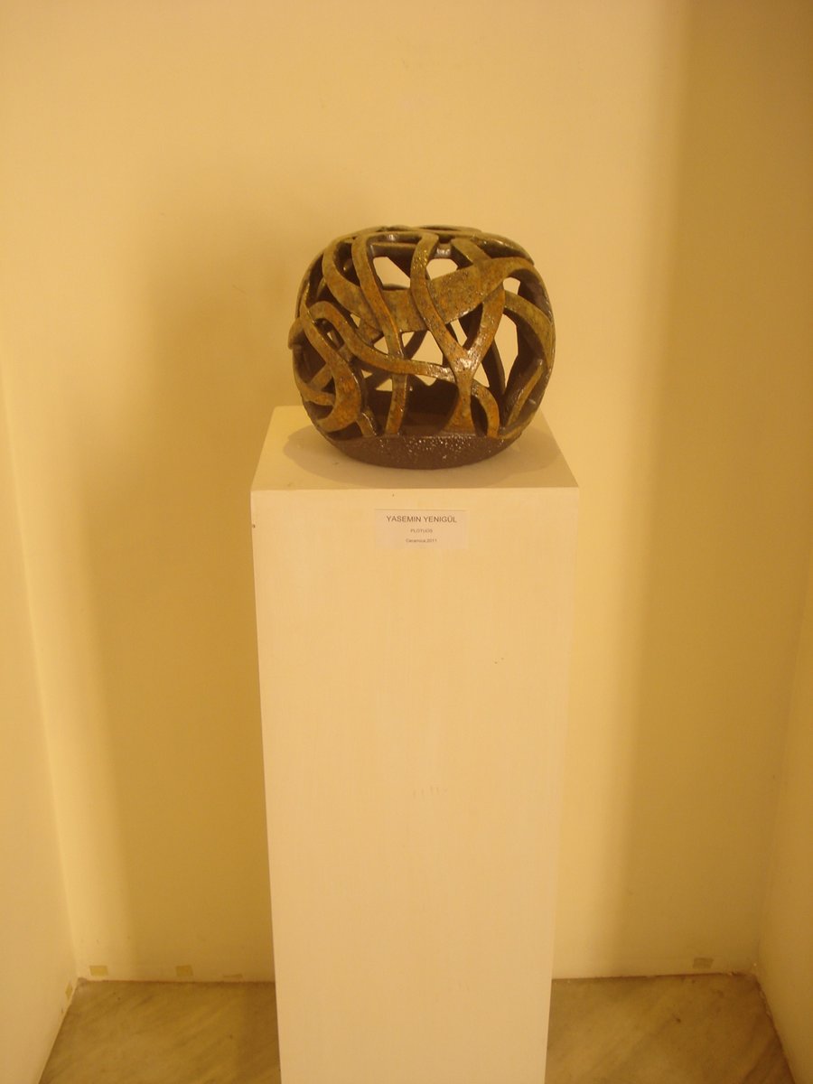 Ploutos Sculpture in Ceramic by Yasemin Yenigün Bakiri for sale at Pamono