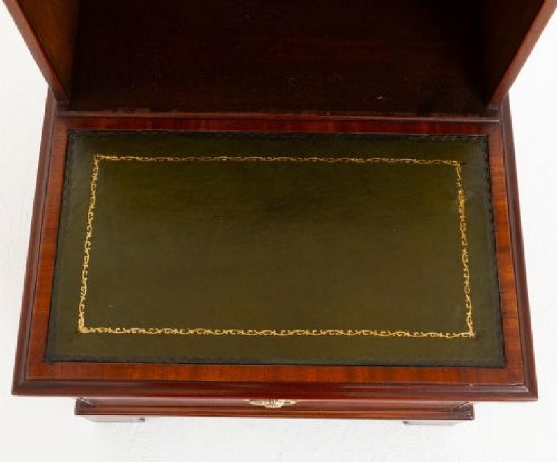 Georgian End Tables in Mahogany, 1920s, Set of 2 for sale at Pamono