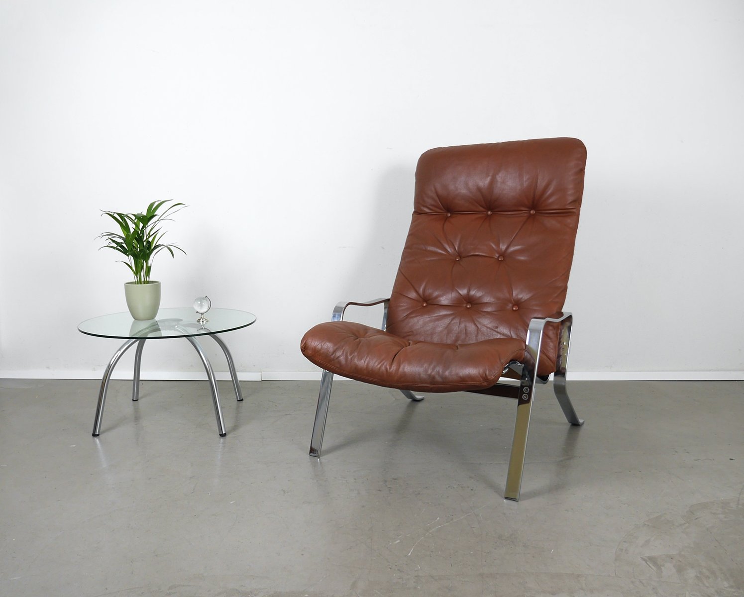 Leder Relax Sessel mit hoher Rückenlehne von Erling Revheim für Hover ...