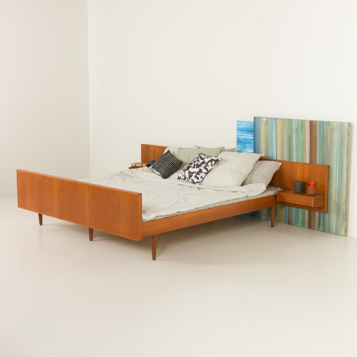 Scandinavian Teak Queen-Size Bed with Bedside Tables from Sannemanns ...