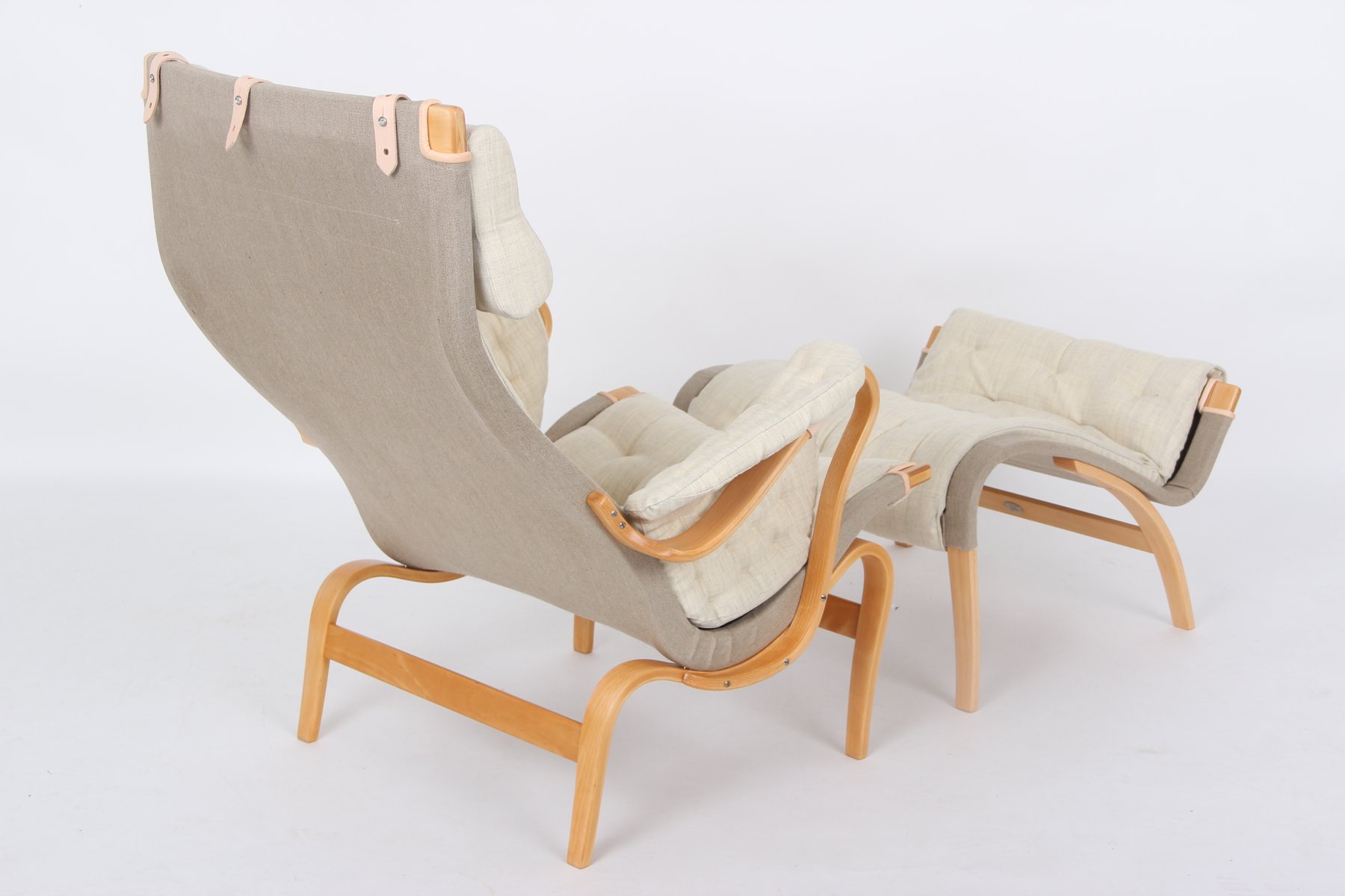 Chaise et Repose-pieds Pernilla 69 par Bruno Mathsson pour Dux en vente ...
