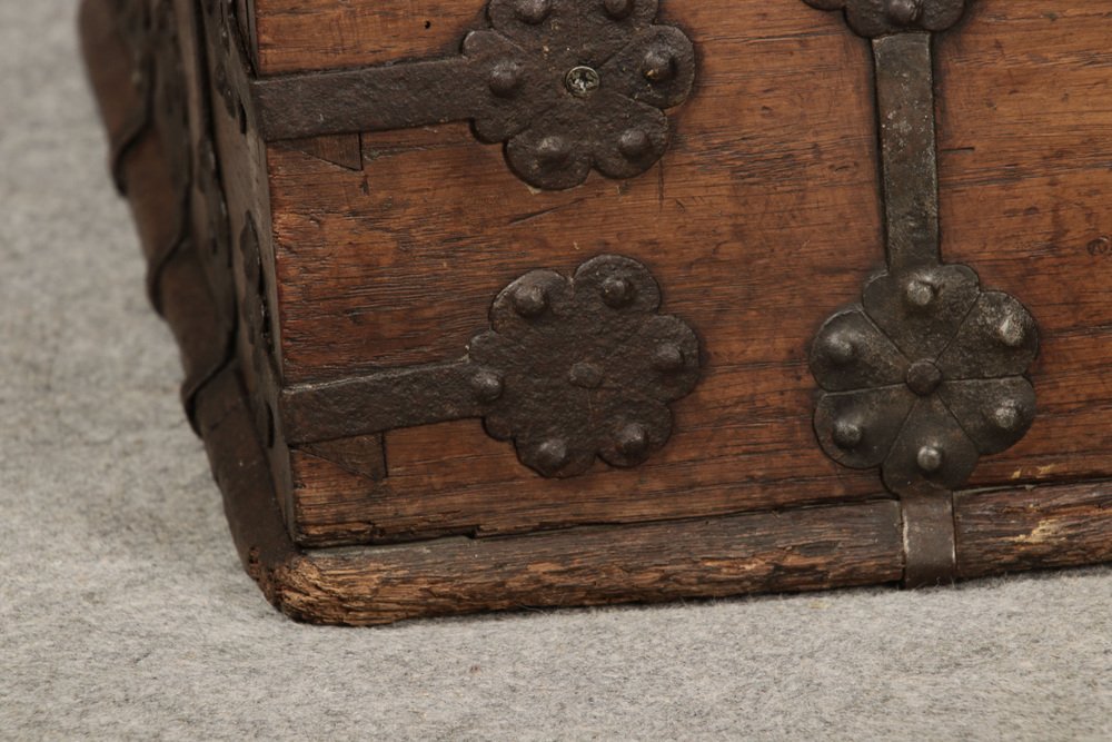 Small Antique Gothic Chest with Iron Bands, 1500 for sale at Pamono