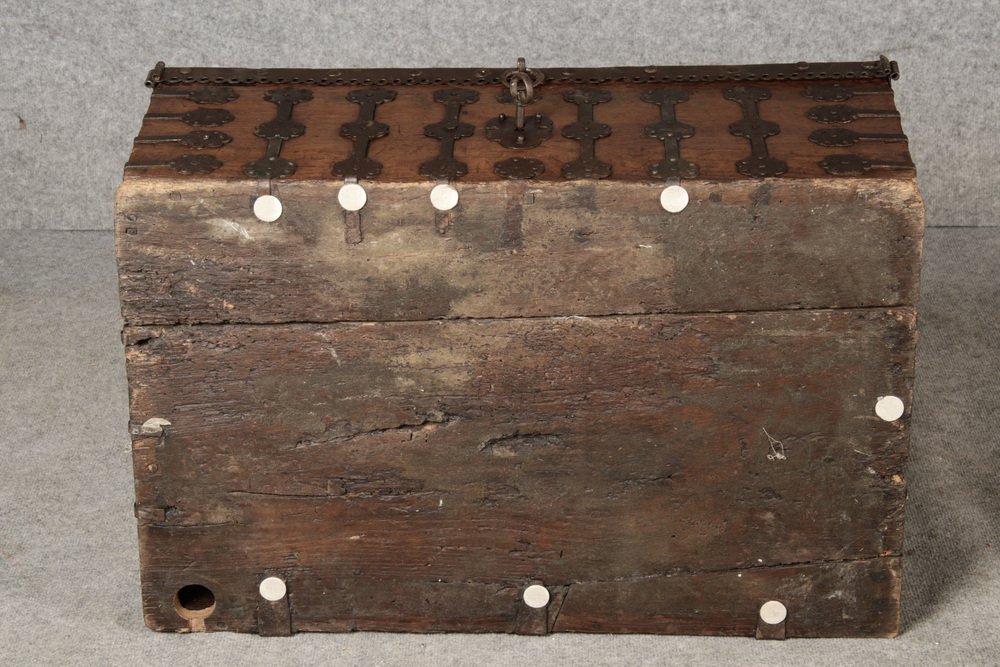 Small Antique Gothic Chest with Iron Bands, 1500 for sale at Pamono