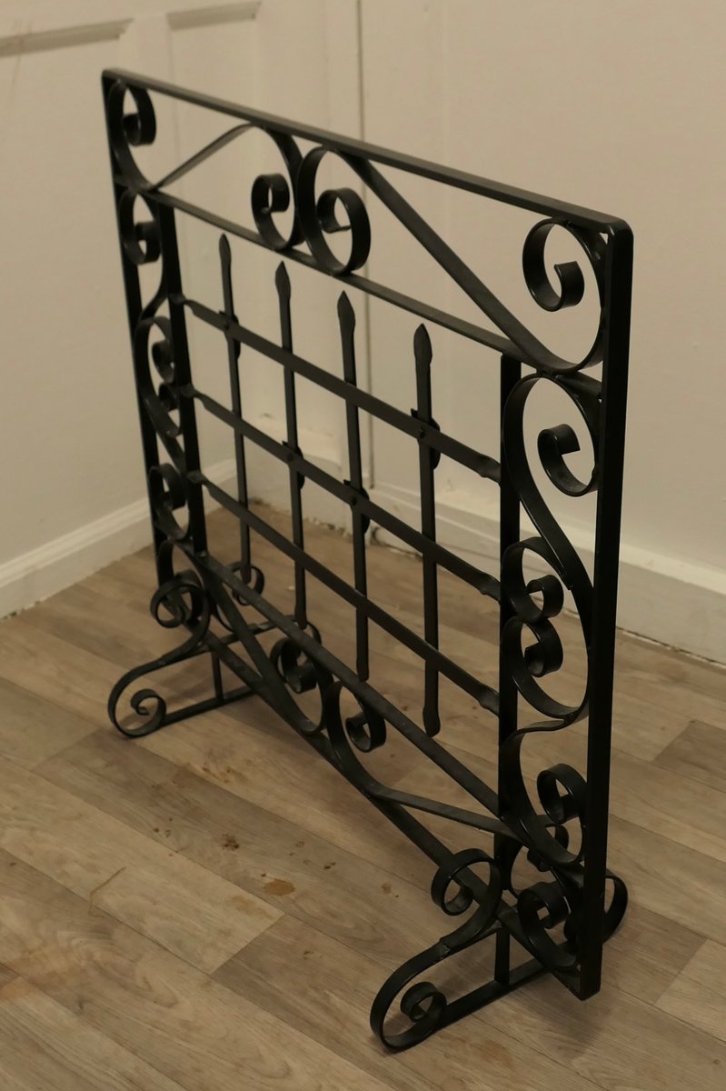 Wrought Iron Fire Screen, 1930s for sale at Pamono