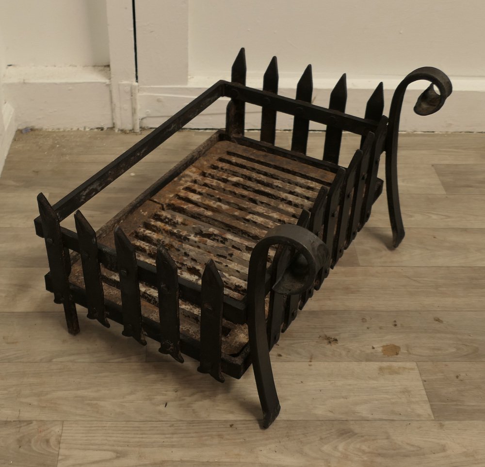Free-Standing Fire Basket or Grate in Iron, 1890s for sale at Pamono