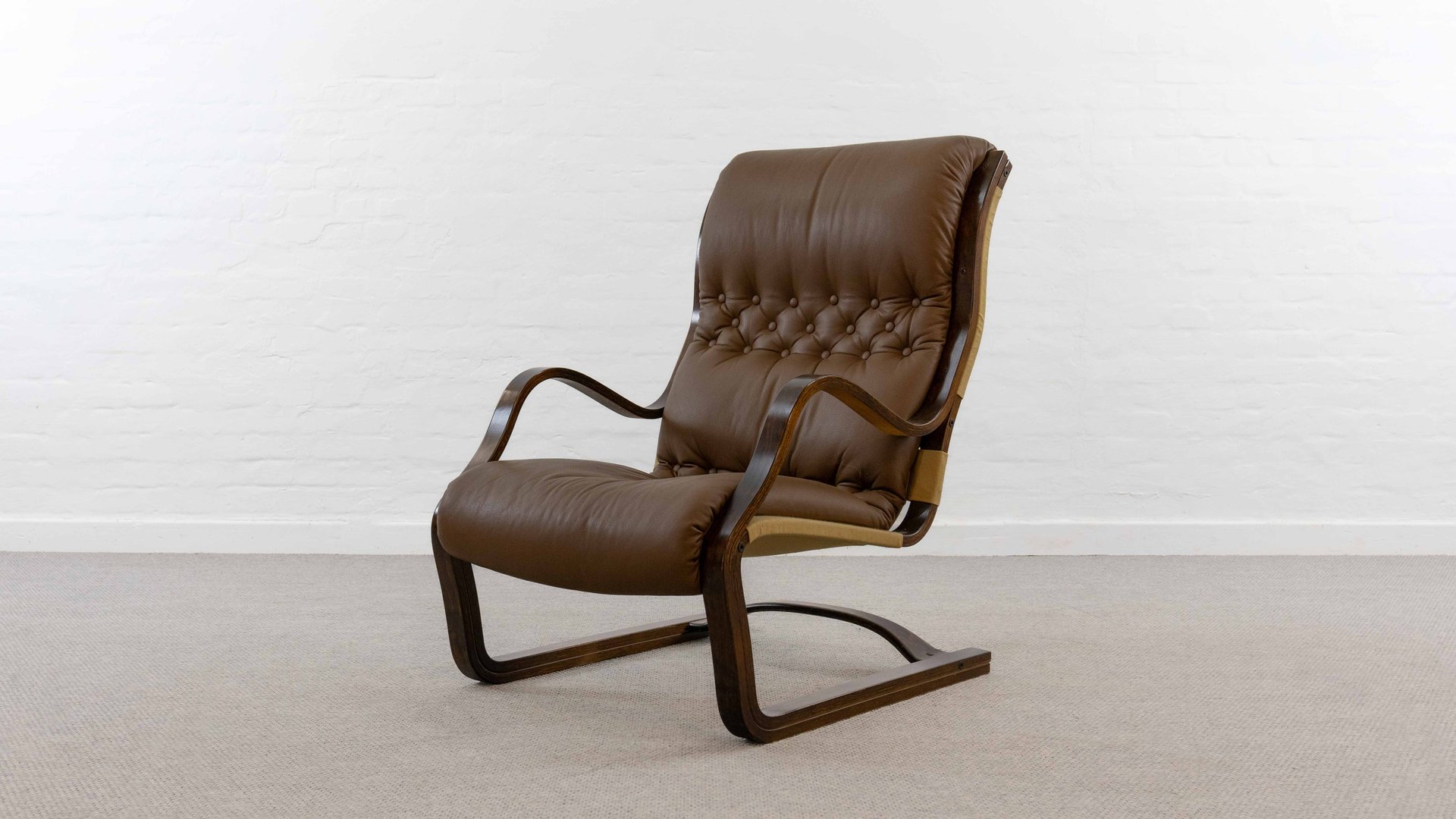 Koivutaru Easy Chair by Esko Pajamies for Asko, Finland for sale at Pamono