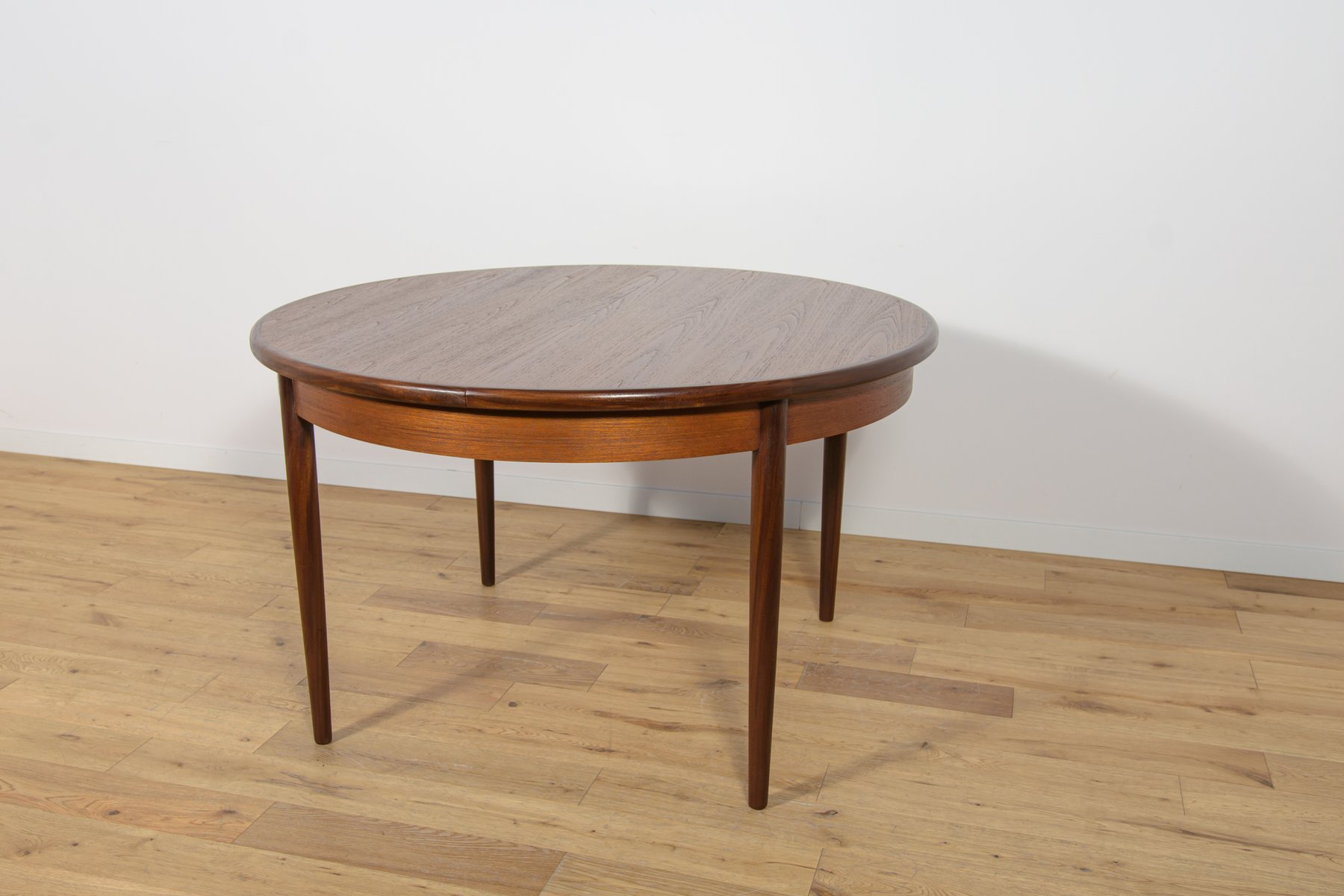 Mid-Century Modern Round Fresco Dining Table in Teak from G-Plan, 1960s ...