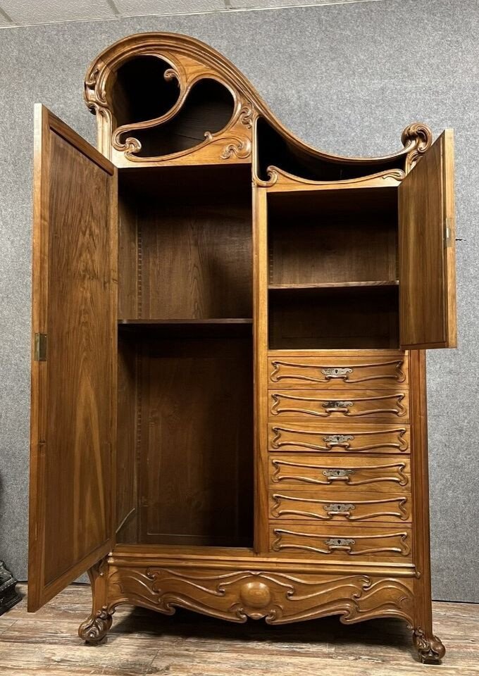 Art Nouveau Nancy School Cupboard in Walnut and Ash after Louis Majorelle, 1900s for sale at Pamono