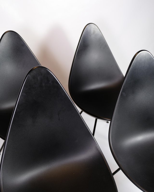 Model 3110 The Drop Dining Chairs by Arne Jacobsen for Fritz Hansen ...