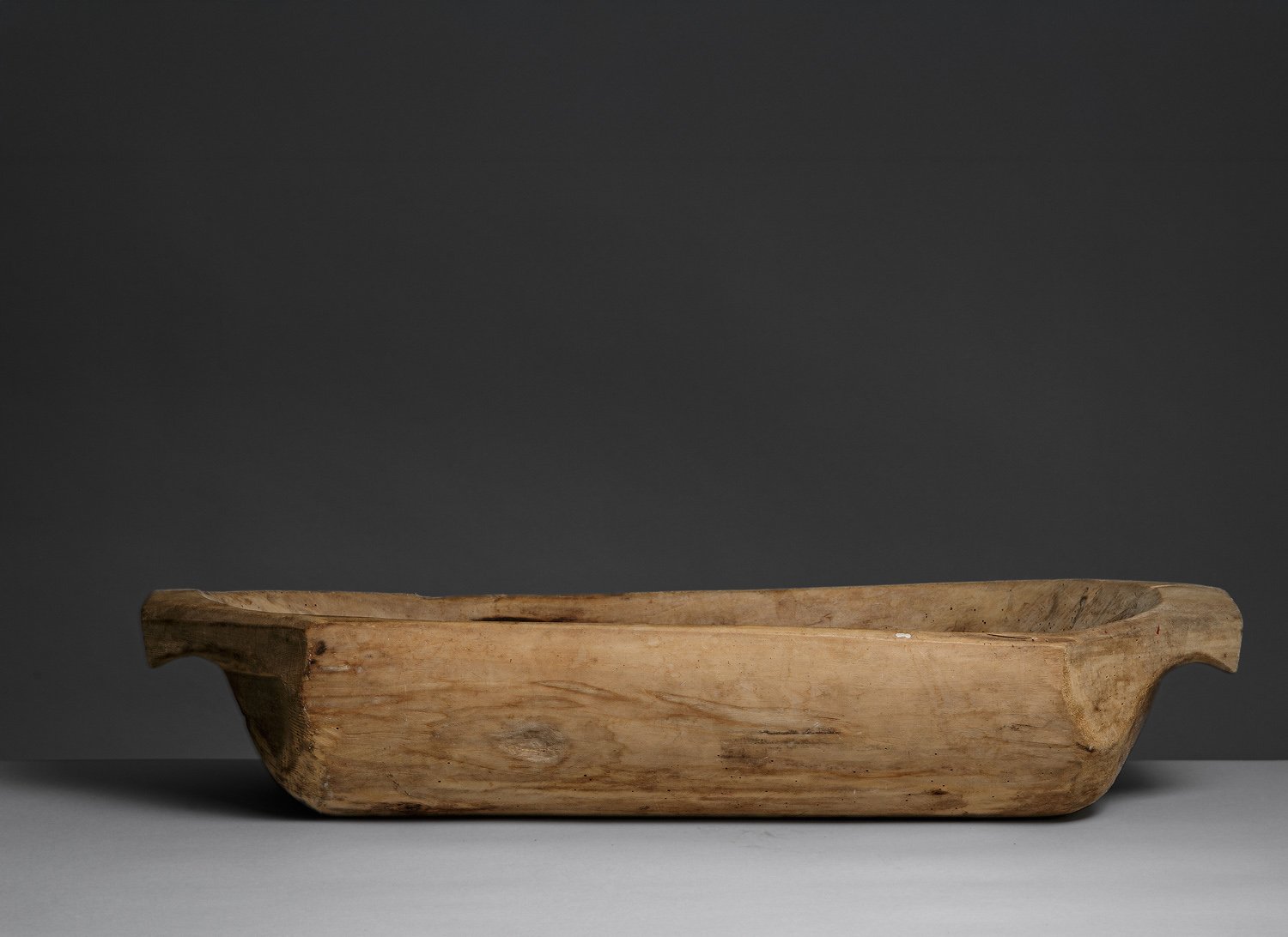 Antiker schwedischer Trog aus Holz, 1890er bei Pamono kaufen