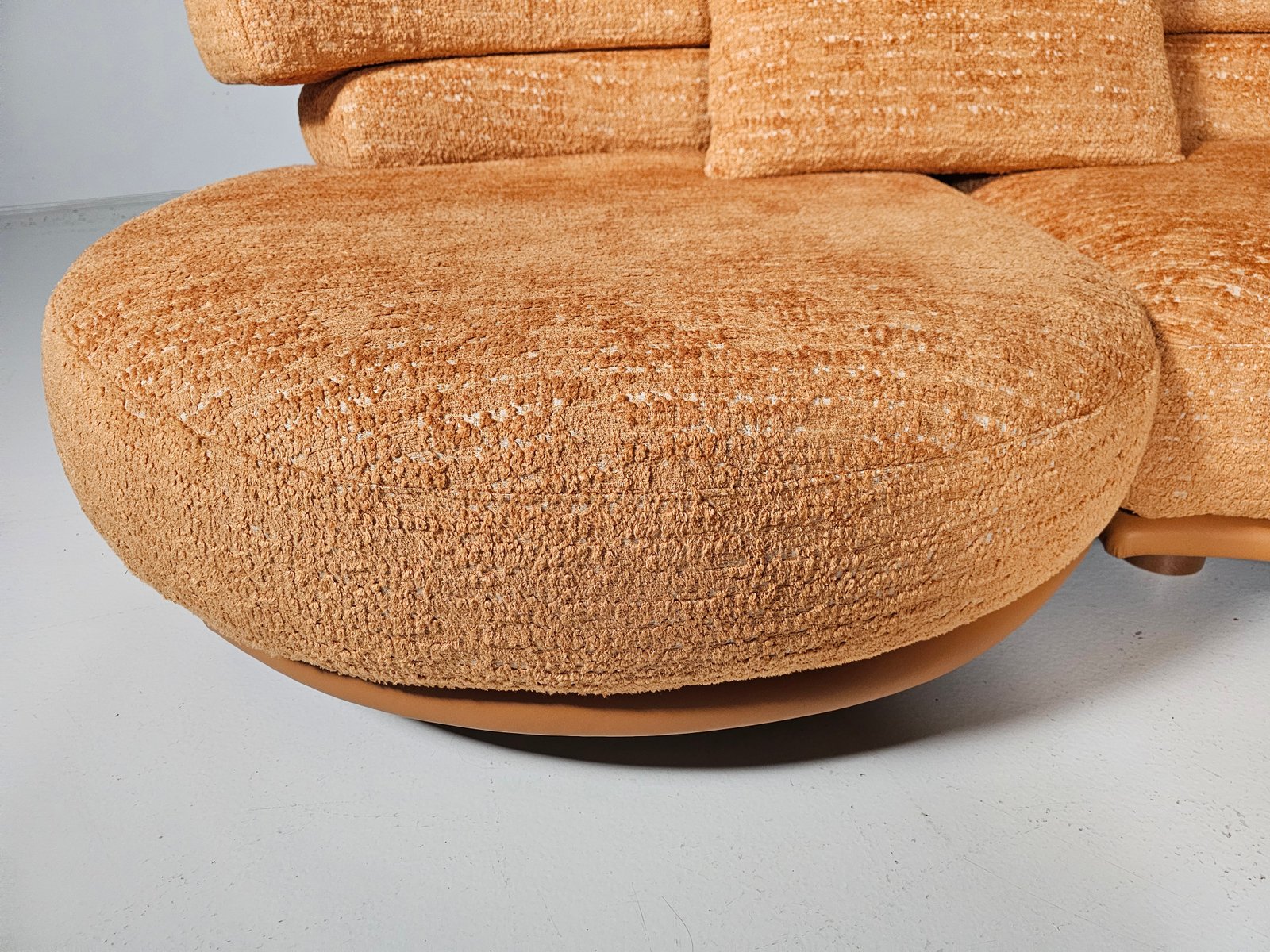 Sculptural Sofa from Wiener Werstätte, 1980s for sale at Pamono