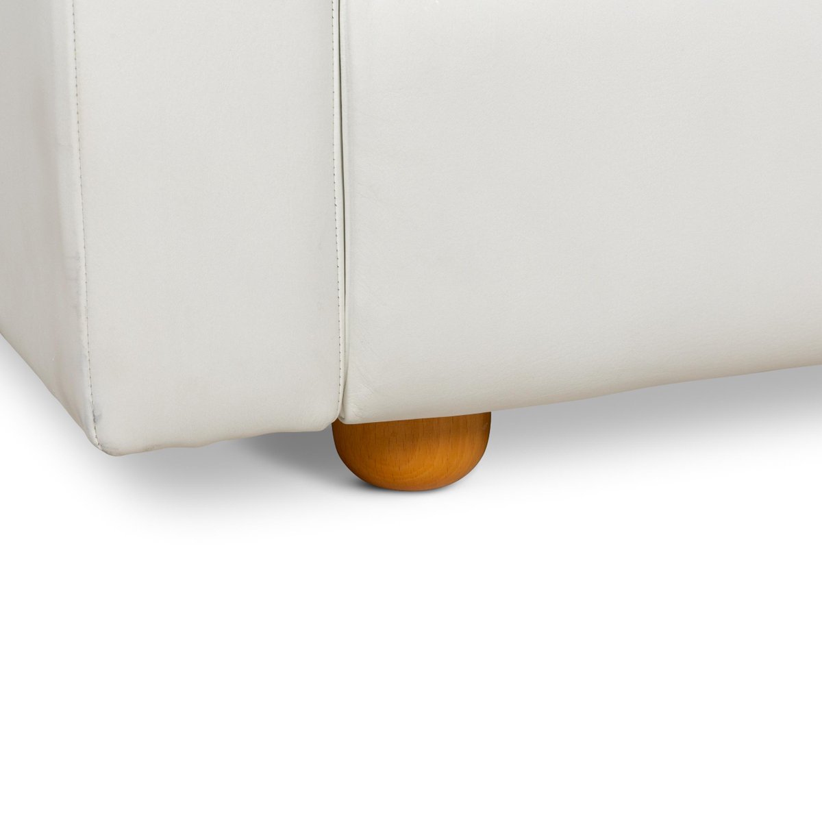 Petronio Weißes Zwei-Sitzer Ledersofa von Tito Agnoli für Poltrona Frau ...