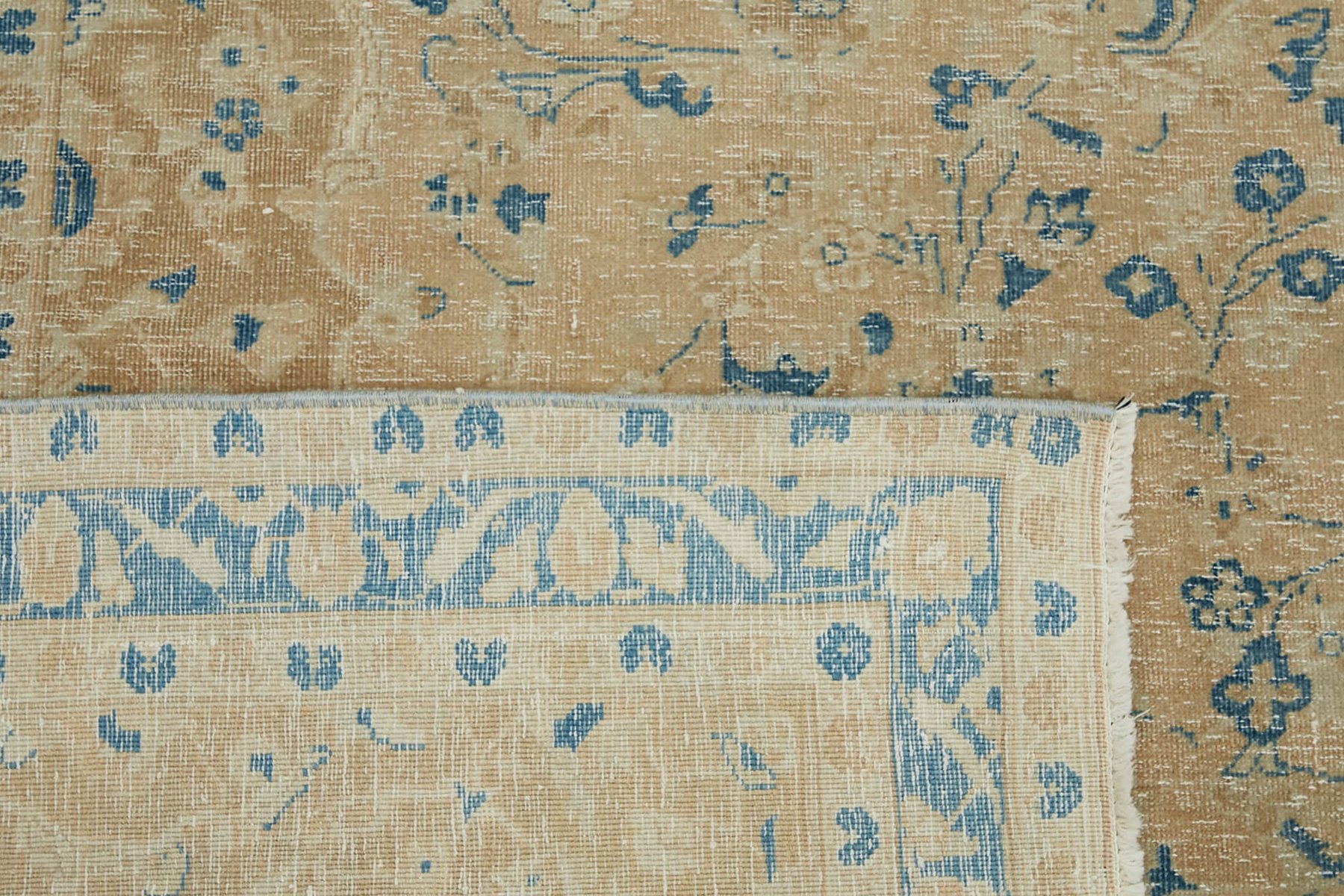 Vintage Middle Eastern Rug for sale at Pamono