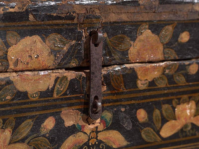 Antique Dark Chinese Opera Chest, 1900s for sale at Pamono