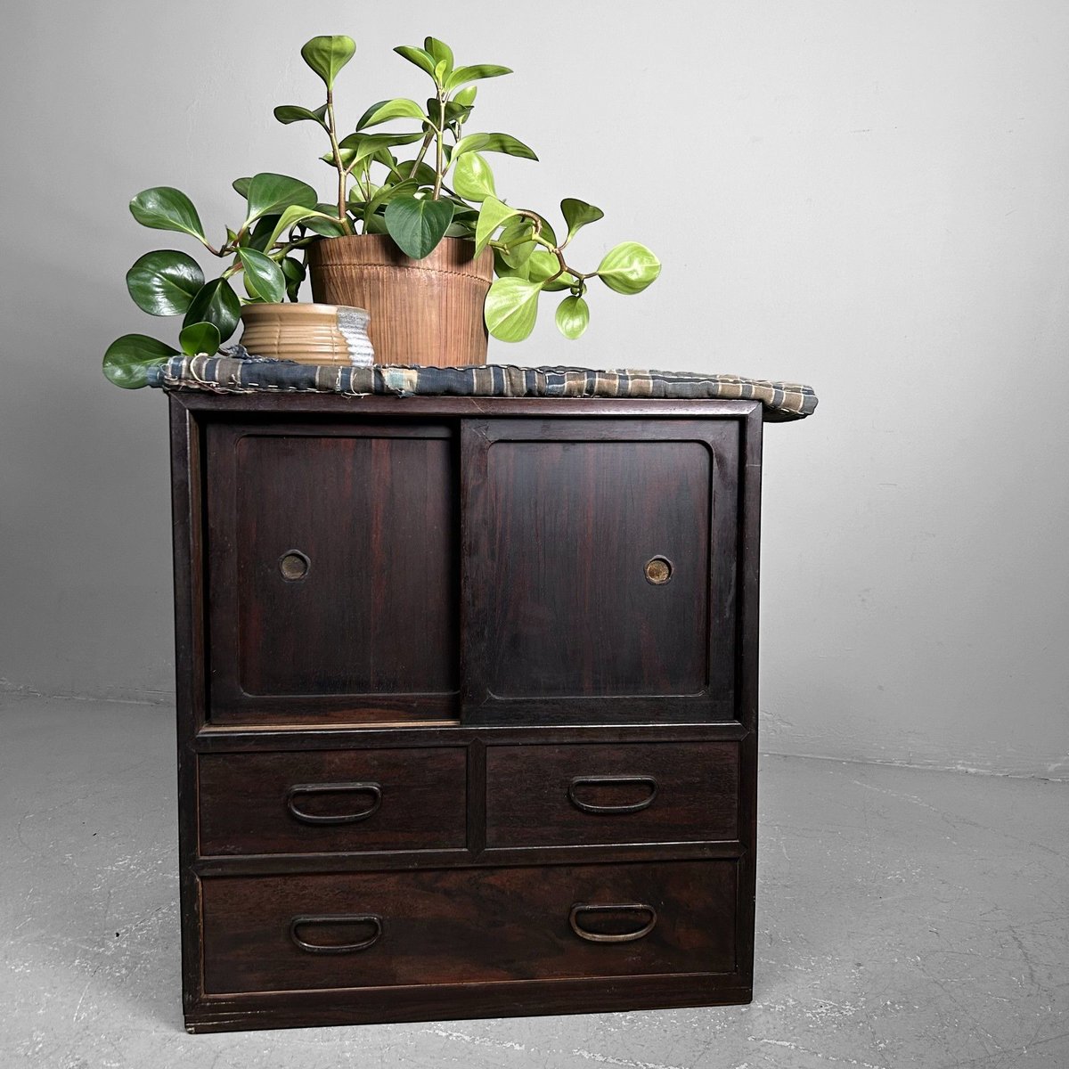 Japanese Tansu Musical Storage Cabinet, 1930s for sale at Pamono