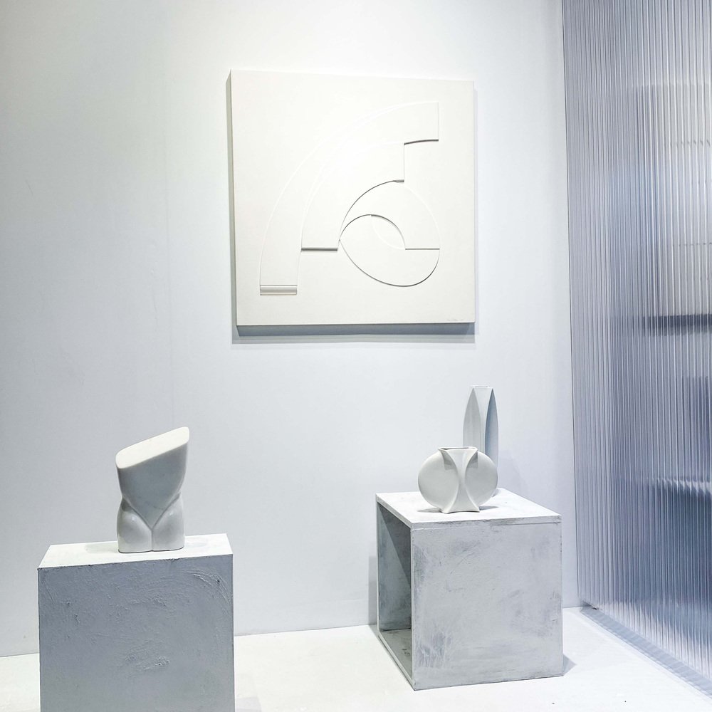 Henk Van Putten, Metronomic Motion Relief in Weiß, 1985, Öl & MDF bei ...