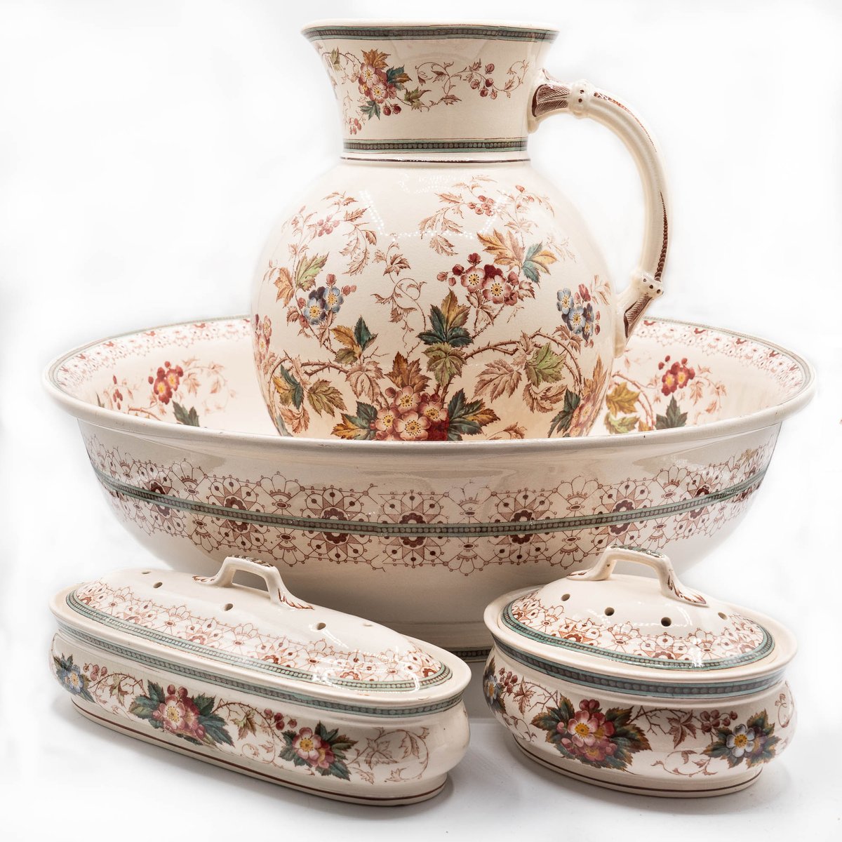 Antique German Nelly Wash Set from Villeroy & Boch, 1890s, Set of 4 for ...