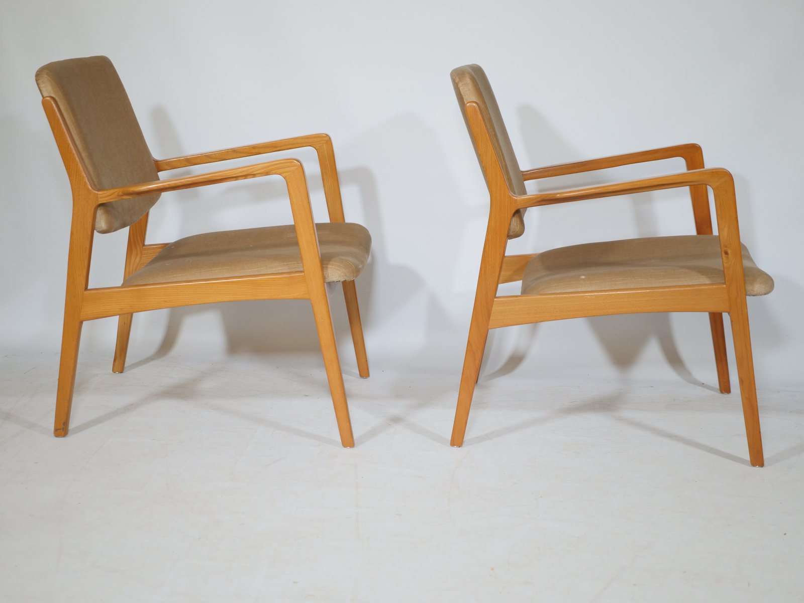 Set of Mid-Century Modern Lounge Chairs in Cherry, 1970s for sale at Pamono