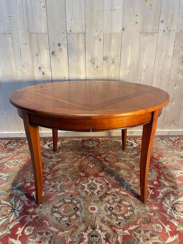 Round Cherrywood Dining Table for sale at Pamono