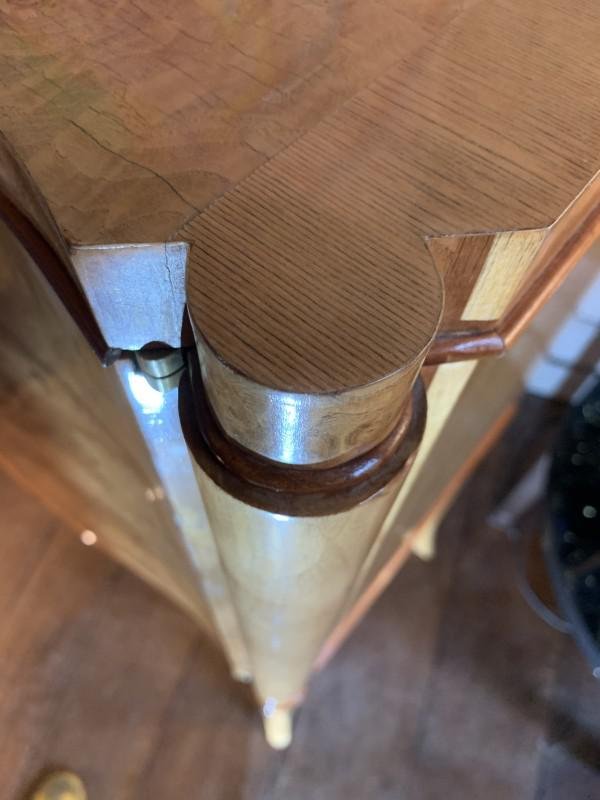 Art Deco Curved Cabinet in Maple Burl and Mahogany Fillet, 1930s for ...