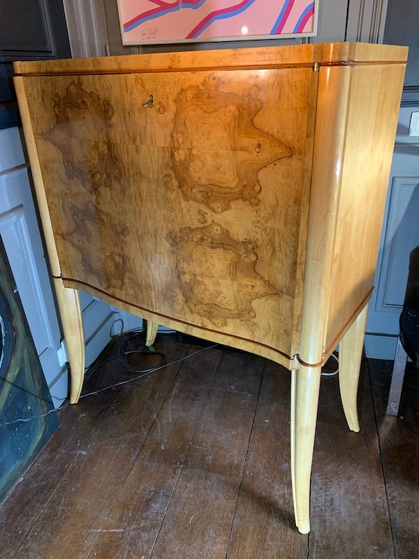 Art Deco Curved Cabinet in Maple Burl and Mahogany Fillet, 1930s for ...