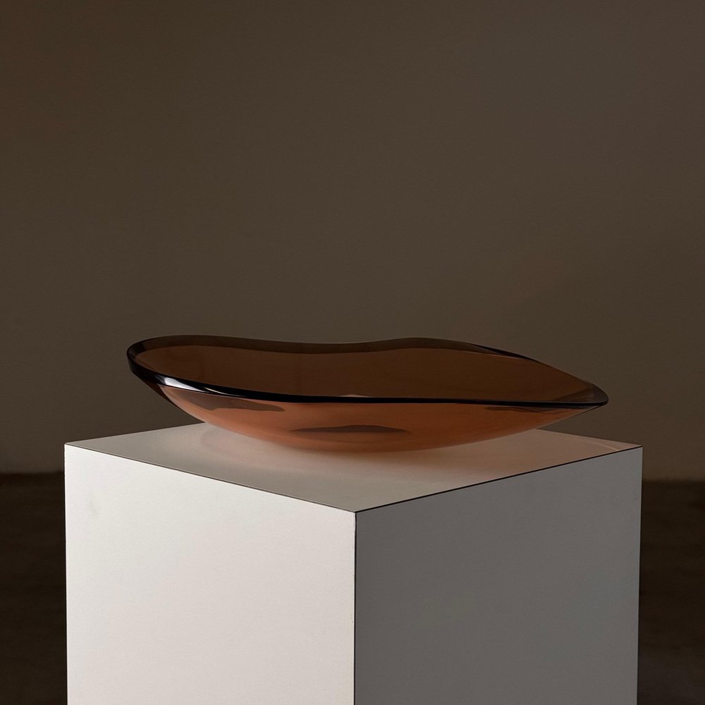 Großer geschwungener Tafelaufsatz aus rosa Kristallglas von Max Ingrand ...